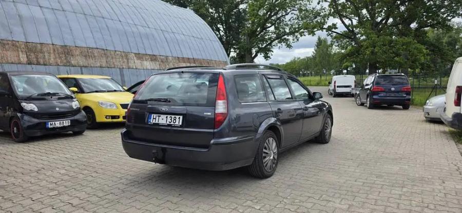 Pelēks Ford Mondeo 2006 Valmiera, ar dzinēja tilpumu 2.00 L un nobraukumu 324 tūkst. km par 1100 €, foto 4 vietnē AUTOMOTO.COM.LV