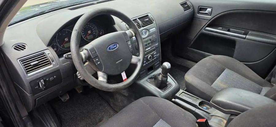 Pelēks Ford Mondeo 2006 Valmiera, ar dzinēja tilpumu 2.00 L un nobraukumu 324 tūkst. km par 1100 €, foto 9 vietnē AUTOMOTO.COM.LV