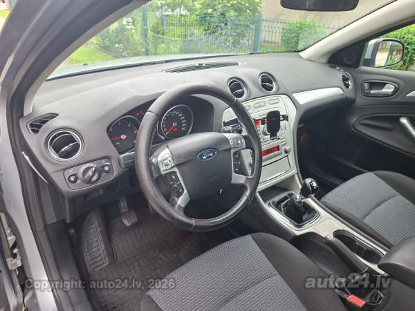 Pelēks Ford Mondeo 2007 Rakvere, ar dzinēja tilpumu 1.80 L un nobraukumu 431 tūkst. km par 1900 €, foto 7 vietnē AUTOMOTO.COM.LV