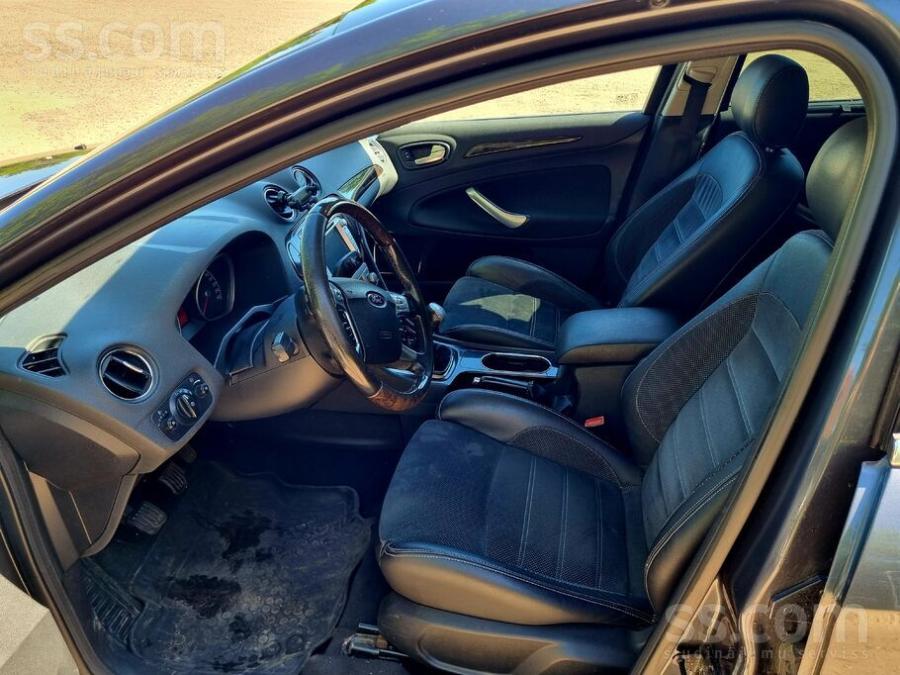 Grey Ford Mondeo 2007 in Preili, with an engine capacity of 1.80 L and mileage of 304 thousand km for 1900 €, photo 7 on AUTOMOTO.COM.LV