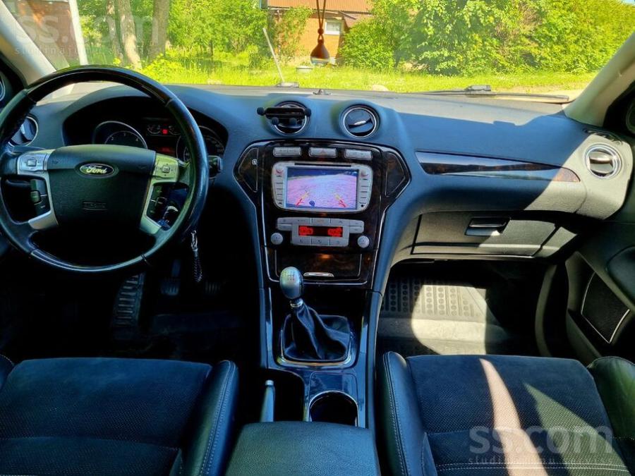 Grey Ford Mondeo 2007 in Preili, with an engine capacity of 1.80 L and mileage of 304 thousand km for 1900 €, photo 11 on AUTOMOTO.COM.LV