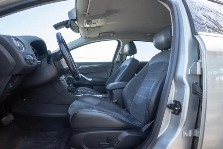 Grey Ford Mondeo 2007 in Liepaja, with an engine capacity of 2.00 L and mileage of 347 thousand km for 3600 €, photo 9 on AUTOMOTO.COM.LV