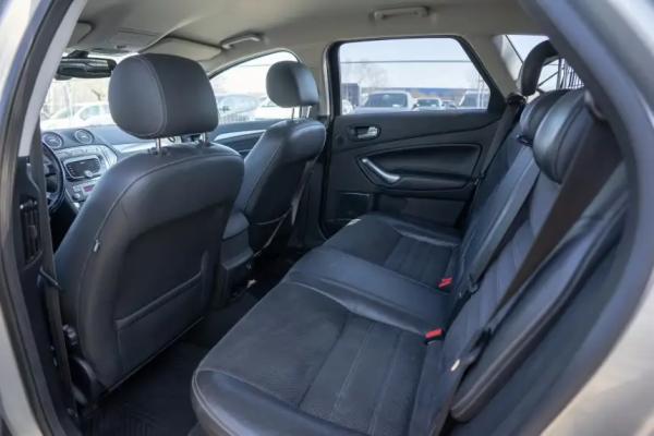 Grey Ford Mondeo 2007 in Liepaja, with an engine capacity of 2.00 L and mileage of 347 thousand km for 3600 €, photo 9 on AUTOMOTO.COM.LV