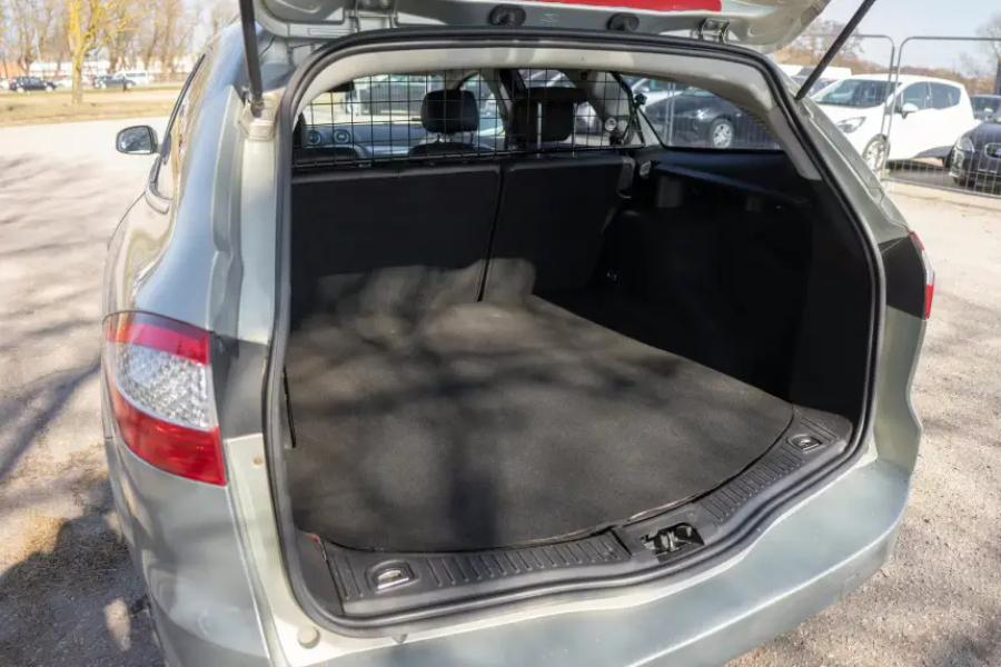 Grey Ford Mondeo 2007 in Liepaja, with an engine capacity of 2.00 L and mileage of 347 thousand km for 3600 €, photo 11 on AUTOMOTO.COM.LV