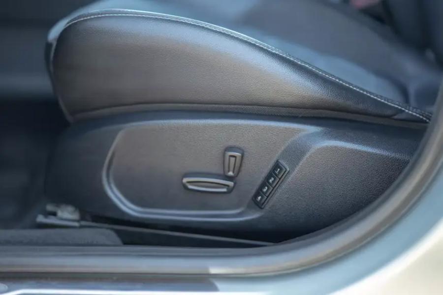 Grey Ford Mondeo 2007 in Liepaja, with an engine capacity of 2.00 L and mileage of 347 thousand km for 3600 €, photo 18 on AUTOMOTO.COM.LV