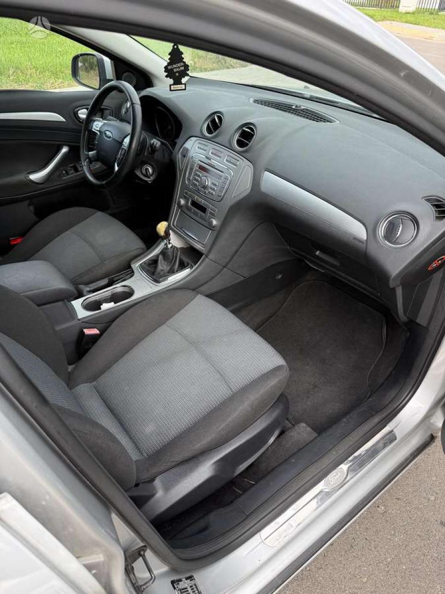 Grey Ford Mondeo 2007 in Vilnius, with an engine capacity of 1.75 L and mileage of 322 thousand km for 1250 €, photo 12 on AUTOMOTO.COM.LV