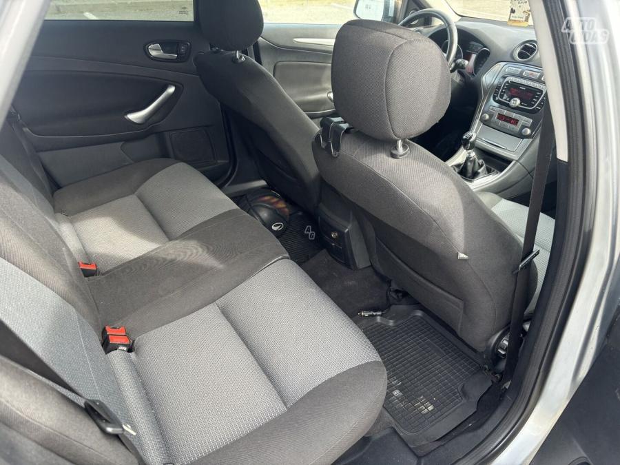 Grey Ford Mondeo 2007 in Vilnius, with an engine capacity of 1.80 L and mileage of 364 thousand km for 1150 €, photo 9 on AUTOMOTO.COM.LV