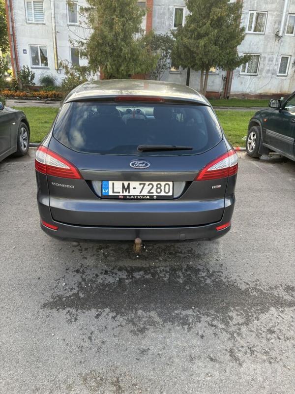 Pelēks Ford Mondeo 2007 Rēzekne, ar dzinēja tilpumu 1.80 L un nobraukumu 0 tūkst. km par 1200 €, foto 3 vietnē AUTOMOTO.COM.LV