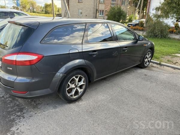 Pelēks Ford Mondeo 2007 Rēzekne, ar dzinēja tilpumu 1.80 L un nobraukumu 0 tūkst. km par 1200 €, foto 5 vietnē AUTOMOTO.COM.LV
