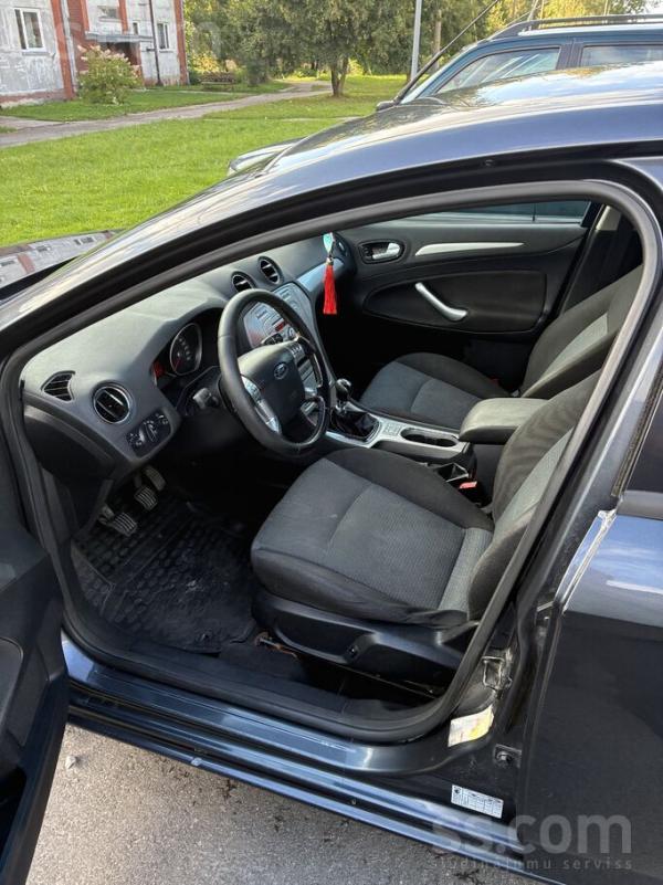 Pelēks Ford Mondeo 2007 Rēzekne, ar dzinēja tilpumu 1.80 L un nobraukumu 0 tūkst. km par 1200 €, foto 10 vietnē AUTOMOTO.COM.LV