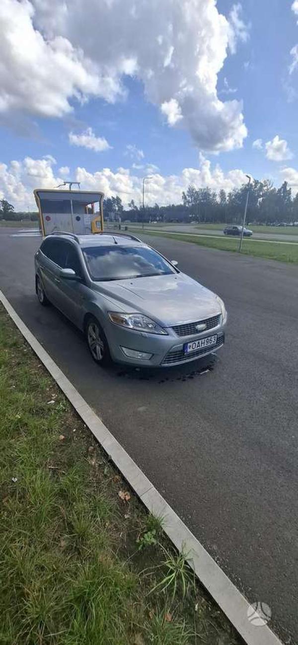 Ford Mondeo 2007 in Kaunas on AUTOMOTO.COM.LV Grey Ford Mondeo 2007 in Kaunas, with an engine capacity of 2.00 L and mileage of 400 thousand km for 1200 €, photo 3 on AUTOMOTO.COM.LV