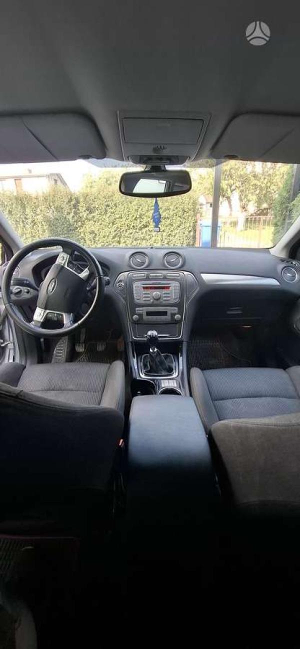 Ford Mondeo 2007 in Kaunas on AUTOMOTO.COM.LV Grey Ford Mondeo 2007 in Kaunas, with an engine capacity of 2.00 L and mileage of 400 thousand km for 1200 €, photo 5 on AUTOMOTO.COM.LV