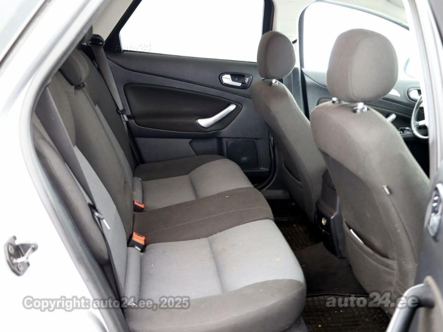 Pelēks Ford Mondeo 2008 Tallina, ar dzinēja tilpumu 2.00 L un nobraukumu 477 tūkst. km par 599 €, foto 7 vietnē AUTOMOTO.COM.LV