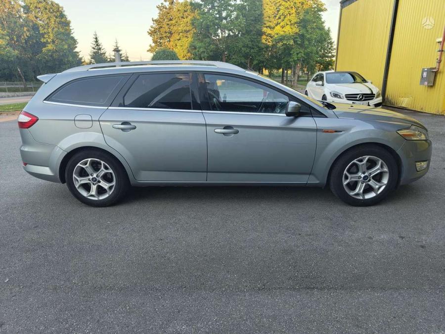 Pelēks Ford Mondeo 2008 Šauļi, ar dzinēja tilpumu 2.00 L un nobraukumu 305 tūkst. km par 2600 €, foto 4 vietnē AUTOMOTO.COM.LV