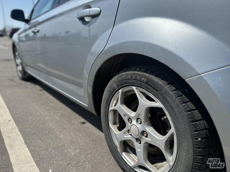 Grey Ford Mondeo 2008 in Kretinga, with an engine capacity of 2.00 L and mileage of 291 thousand km for 1500 €, photo 7 on AUTOMOTO.COM.LV