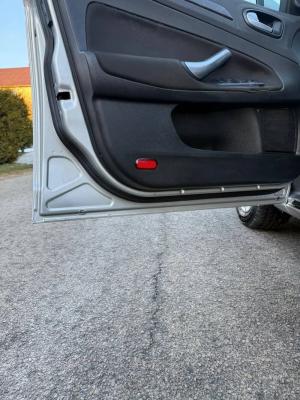 Pelēks Ford Mondeo 2008 Rīga, ar dzinēja tilpumu 2.00 L un nobraukumu 406 tūkst. km par 1750 €, foto 10 vietnē AUTOMOTO.COM.LV