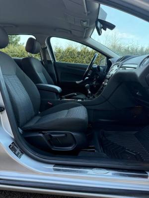 Pelēks Ford Mondeo 2008 Rīga, ar dzinēja tilpumu 2.00 L un nobraukumu 406 tūkst. km par 1750 €, foto 15 vietnē AUTOMOTO.COM.LV