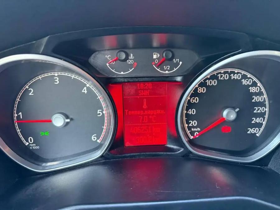 Pelēks Ford Mondeo 2008 Rīga, ar dzinēja tilpumu 2.00 L un nobraukumu 406 tūkst. km par 1750 €, foto 18 vietnē AUTOMOTO.COM.LV
