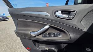 Grey Ford Mondeo 2008 in Sakiai, with an engine capacity of 2.00 L and mileage of 322 thousand km for 2000 €, photo 21 on AUTOMOTO.COM.LV