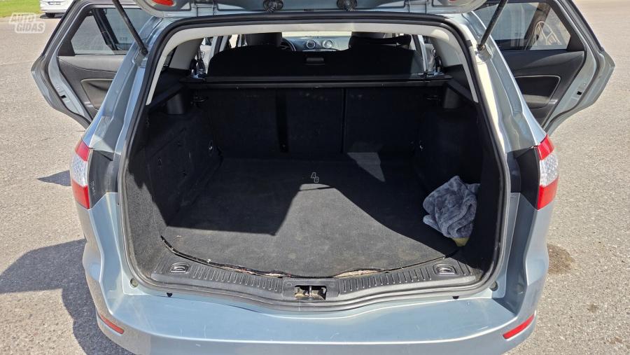 Grey Ford Mondeo 2008 in Sakiai, with an engine capacity of 2.00 L and mileage of 322 thousand km for 2000 €, photo 26 on AUTOMOTO.COM.LV
