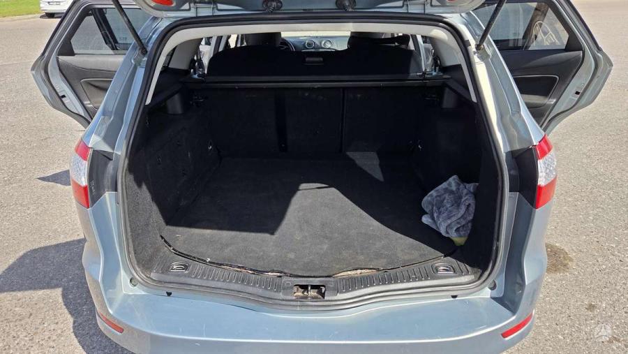 Pelēks Ford Mondeo 2008 Šakiai, ar dzinēja tilpumu 2.00 L un nobraukumu 322 tūkst. km par 2000 €, foto 25 vietnē AUTOMOTO.COM.LV