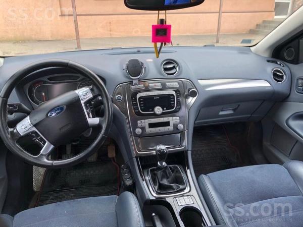 Pelēks Ford Mondeo 2008 Jelgava, ar dzinēja tilpumu 2.00 L un nobraukumu 412 tūkst. km par 1800 €, foto 4 vietnē AUTOMOTO.COM.LV