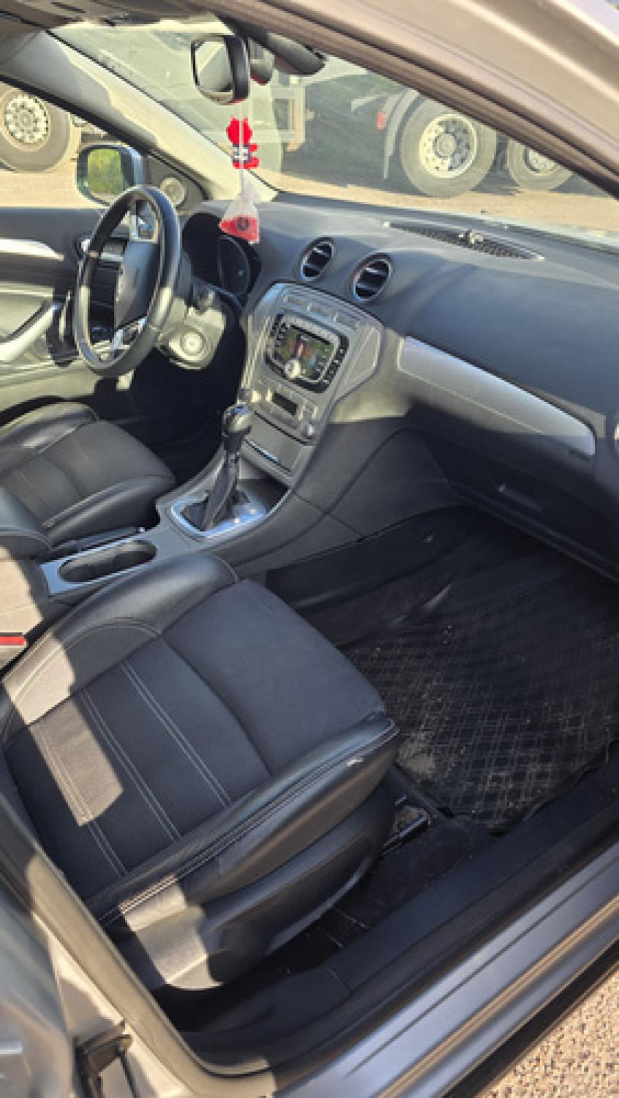 Grey Ford Mondeo 2008 in Tallinn, with an engine capacity of 2.00 L and mileage of 416 thousand km for 2500 €, photo 8 on AUTOMOTO.COM.LV