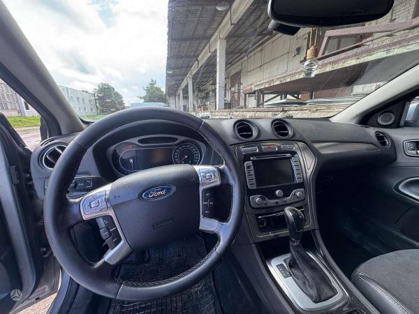 Pelēks Ford Mondeo 2008 Viļņa, ar dzinēja tilpumu 2.00 L un nobraukumu 440 tūkst. km par 1500 €, foto 5 vietnē AUTOMOTO.COM.LV