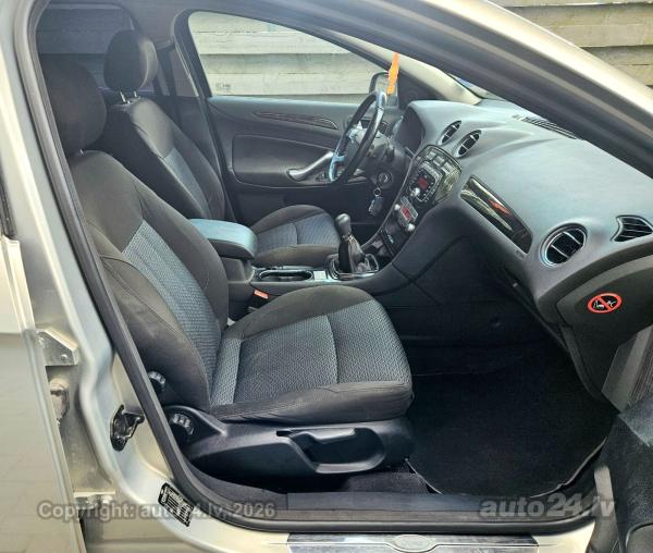 Ford Mondeo 2008 in Tallinn on AUTOMOTO.COM.LV Grey Ford Mondeo 2008 in Tallinn, with an engine capacity of 2.00 L and mileage of 275 thousand km for 1790 €, photo 8 on AUTOMOTO.COM.LV