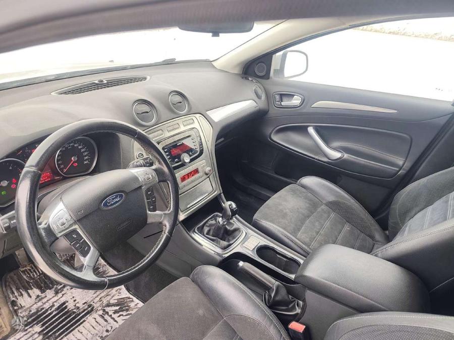 Pelēks Ford Mondeo 2009 Šauļi, ar dzinēja tilpumu 2.00 L un nobraukumu 289 tūkst. km par 2950 €, foto 26 vietnē AUTOMOTO.COM.LV