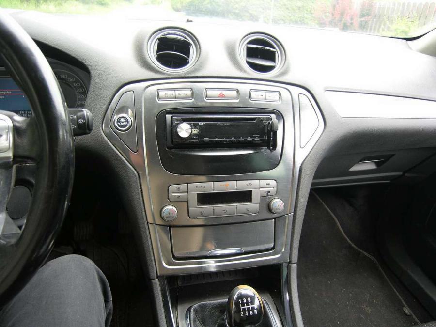 Pelēks Ford Mondeo 2009 Kauņa, ar dzinēja tilpumu 2.18 L un nobraukumu 245 tūkst. km par 2350 €, foto 24 vietnē AUTOMOTO.COM.LV