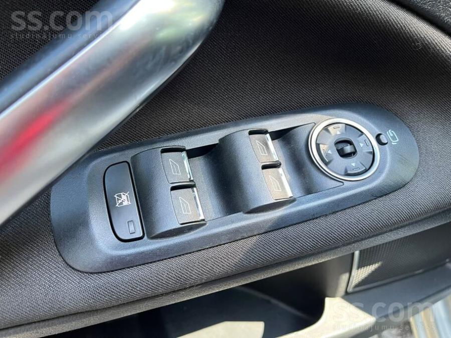 Pelēks Ford Mondeo 2009 Rīga, ar dzinēja tilpumu 2.00 L un nobraukumu 0 tūkst. km par 2899 €, foto 17 vietnē AUTOMOTO.COM.LV