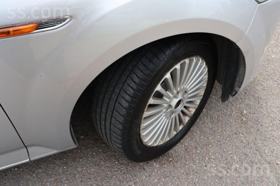 Grey Ford Mondeo 2009 in Riga, with an engine capacity of 1.80 L and mileage of 260 thousand km for 1790 €, photo 15 on AUTOMOTO.COM.LV