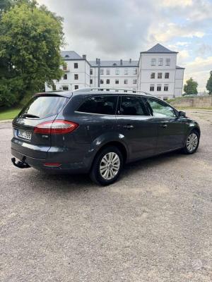 Grey Ford Mondeo 2009 in Kretinga, with an engine capacity of 1.75 L and mileage of 307 thousand km for 2300 €, photo 4 on AUTOMOTO.COM.LV