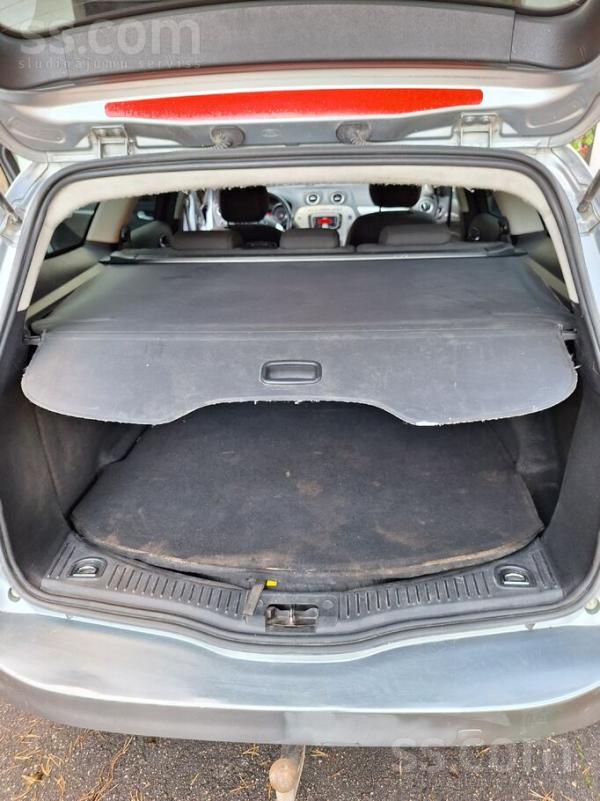 Grey Ford Mondeo 2009 in Talsi, with an engine capacity of 2.00 L and mileage of 306 thousand km for 2300 €, photo 9 on AUTOMOTO.COM.LV