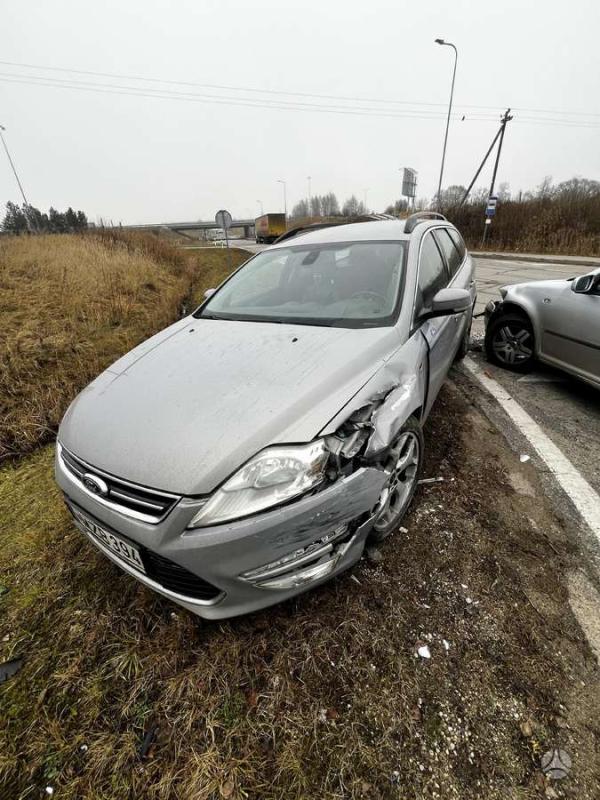 Grey Ford Mondeo 2010 in Vilnius, with an engine capacity of 2.00 L and mileage of 200 thousand km for 2000 €, photo 1 on AUTOMOTO.COM.LV