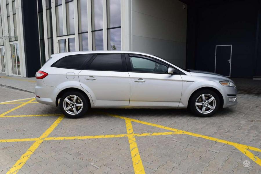 Pelēks Ford Mondeo 2010 Viļņa, ar dzinēja tilpumu 2.00 L un nobraukumu 293 tūkst. km par 3500 €, foto 9 vietnē AUTOMOTO.COM.LV