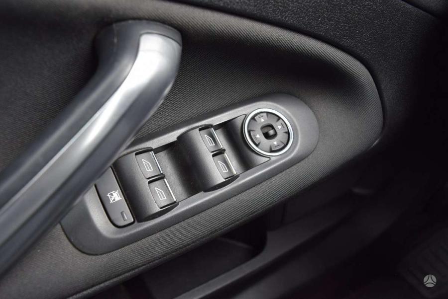 Pelēks Ford Mondeo 2010 Viļņa, ar dzinēja tilpumu 2.00 L un nobraukumu 293 tūkst. km par 3500 €, foto 19 vietnē AUTOMOTO.COM.LV