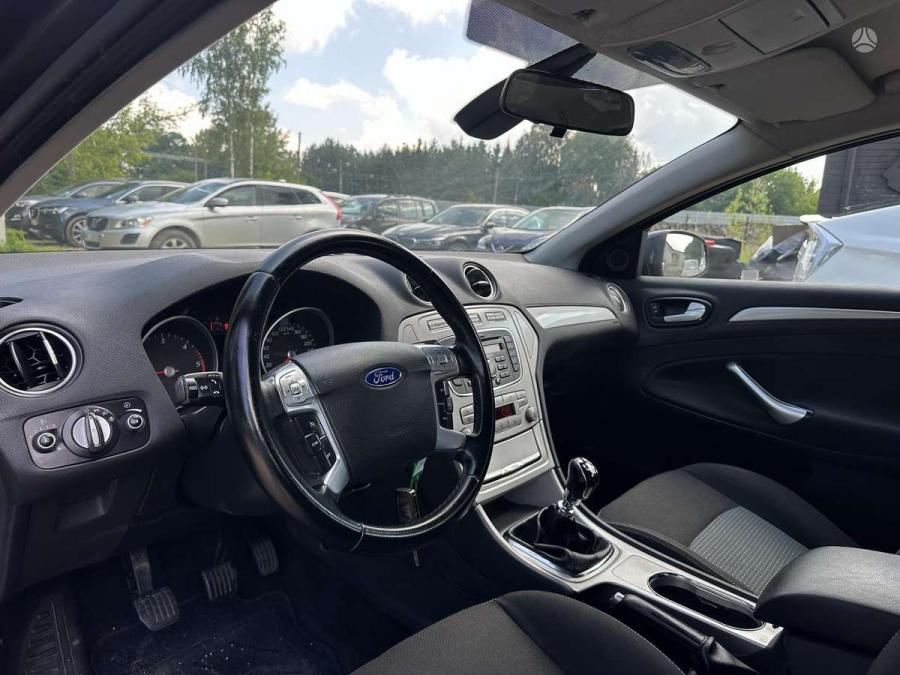 Grey Ford Mondeo 2010 in Kaunas, with an engine capacity of 1.80 L and mileage of 273 thousand km for 3250 €, photo 9 on AUTOMOTO.COM.LV