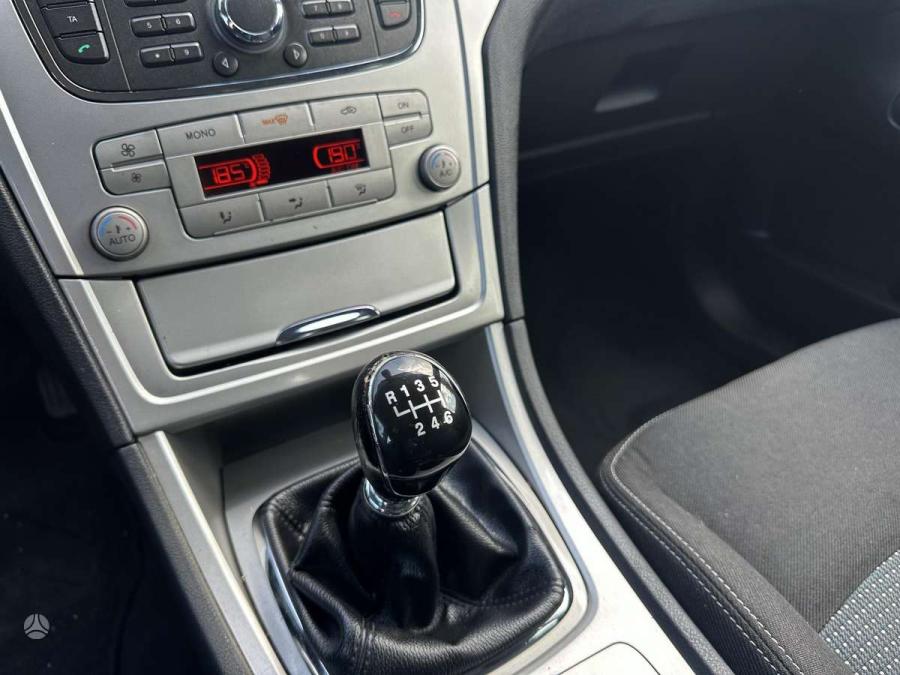 Grey Ford Mondeo 2010 in Kaunas, with an engine capacity of 1.80 L and mileage of 273 thousand km for 3250 €, photo 16 on AUTOMOTO.COM.LV