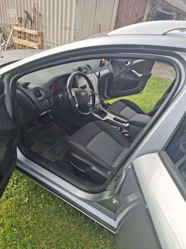Pelēks Ford Mondeo 2010 Akmenė, ar dzinēja tilpumu 2.00 L un nobraukumu 261 tūkst. km par 2250 €, foto 8 vietnē AUTOMOTO.COM.LV