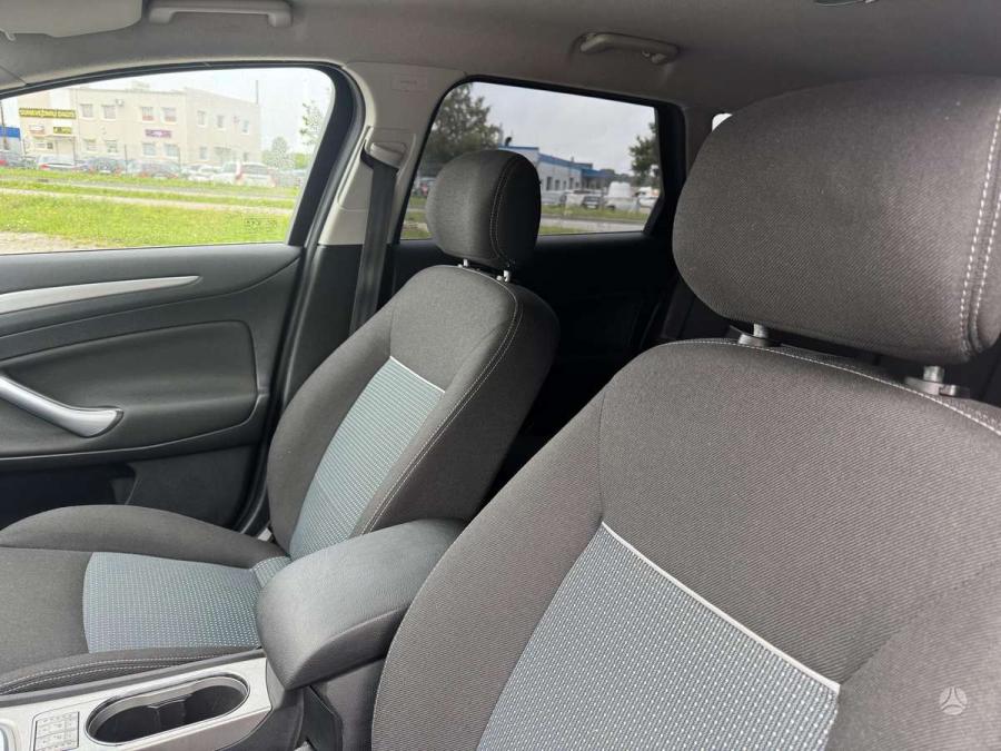 Grey Ford Mondeo 2010 in Kretinga, with an engine capacity of 2.00 L and mileage of 308 thousand km for 3495 €, photo 18 on AUTOMOTO.COM.LV