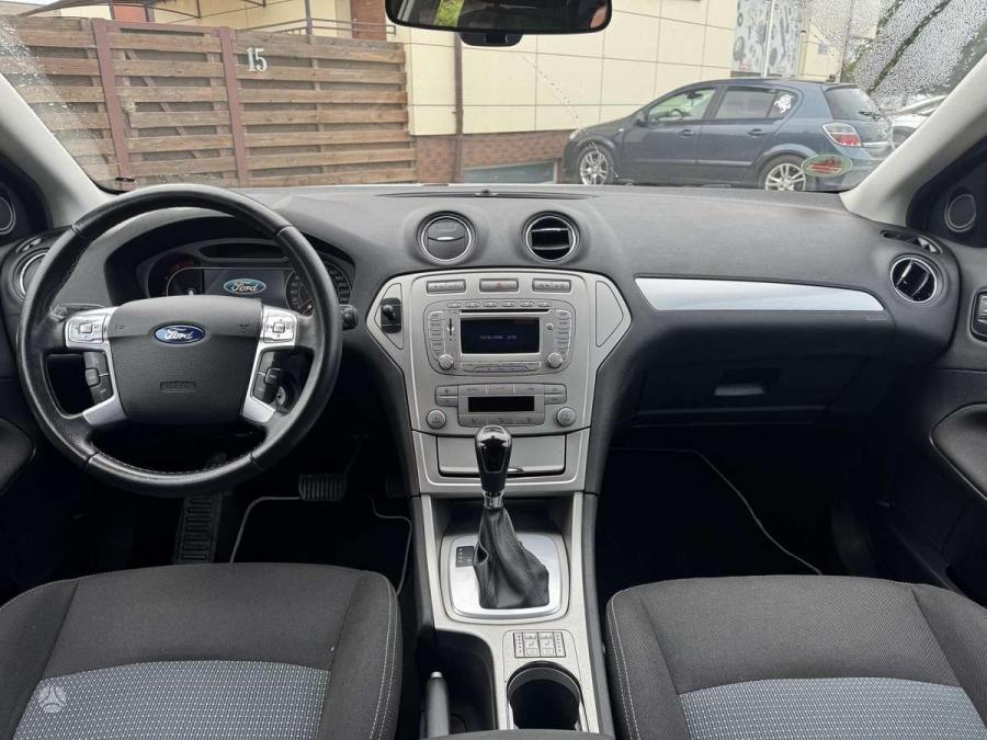 Grey Ford Mondeo 2010 in Kretinga, with an engine capacity of 2.00 L and mileage of 308 thousand km for 3495 €, photo 19 on AUTOMOTO.COM.LV