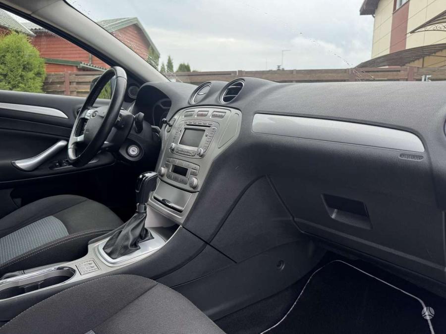 Grey Ford Mondeo 2010 in Kretinga, with an engine capacity of 2.00 L and mileage of 308 thousand km for 3495 €, photo 24 on AUTOMOTO.COM.LV