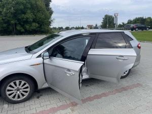 Grey Ford Mondeo 2010 in Gargzdai, with an engine capacity of 2.00 L and mileage of 297 thousand km for 1700 €, photo 5 on AUTOMOTO.COM.LV