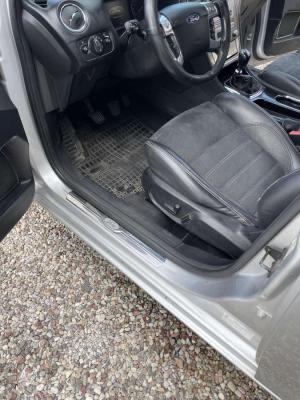 Grey Ford Mondeo 2010 in Gargzdai, with an engine capacity of 2.00 L and mileage of 297 thousand km for 1700 €, photo 13 on AUTOMOTO.COM.LV