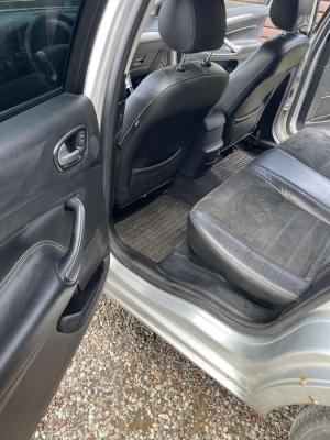 Grey Ford Mondeo 2010 in Gargzdai, with an engine capacity of 2.00 L and mileage of 297 thousand km for 1700 €, photo 19 on AUTOMOTO.COM.LV