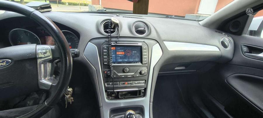 Pelēks Ford Mondeo 2010 Kauņa, ar dzinēja tilpumu 2.00 L un nobraukumu 306 tūkst. km par 2600 €, foto 4 vietnē AUTOMOTO.COM.LV