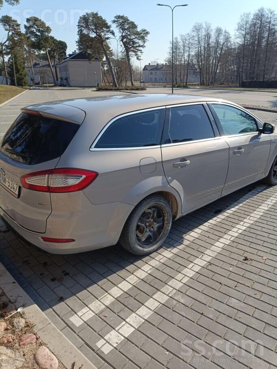 Pelēks Ford Mondeo 2011 Ventspils, ar dzinēja tilpumu 2.00 L un nobraukumu 314 tūkst. km par 3100 €, foto 3 vietnē AUTOMOTO.COM.LV