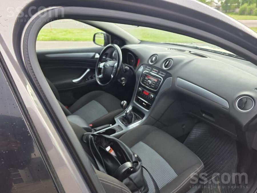 Pelēks Ford Mondeo 2011 Rīga, ar dzinēja tilpumu 2.00 L un nobraukumu 408 tūkst. km par 3650 €, foto 19 vietnē AUTOMOTO.COM.LV